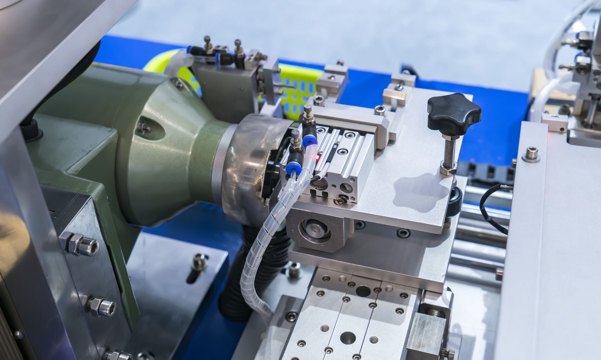 Steuerungssystem für Stanz- & Montageanlagen - CheckTec Systemtechnik